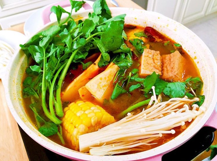Stirring Up a Spicy Vegetarian Chinese Hot Pot on Cici’s Food Paradise ...