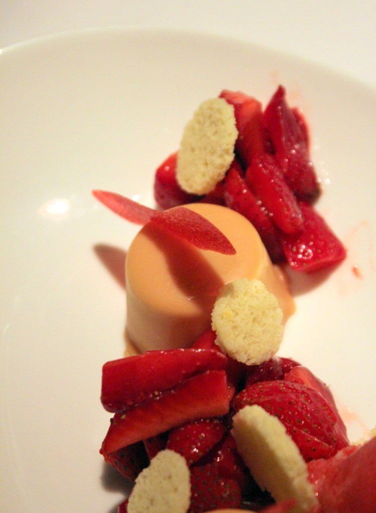 Doubling Up on Architecturally Composed Desserts | 3FS Lifestyle: Food ...